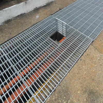 China Hot Dip Galvanized Serrated Carbon Steel Bar Grating 25x5mm for Drainage Covers for sale