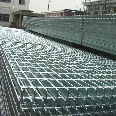 China Heavy Duty Smooth Surface 50x5 Platform Serrated Steel Grating for sale