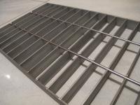 China Customized Machine Welded Q235 Steel Grating Plate 25x5mm Bearing Bar 41x100mm Pitch for sale