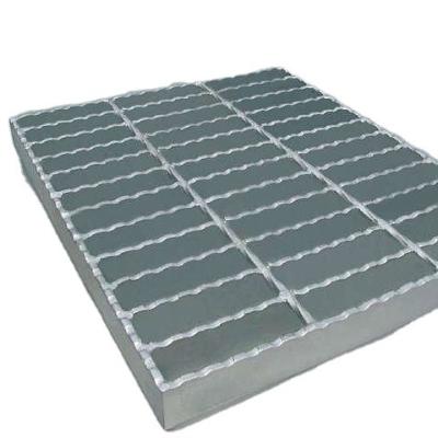 China Hot Dipped Galvanized Closed End Serrated Metal Grating For Bad Environment for sale