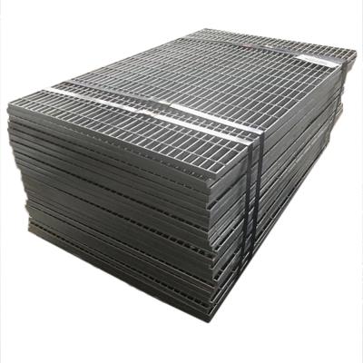 China Hot Dipped Galvanized Steel Grating 325/30/100 Heavy Duty Welded for Industrial Flooring for sale