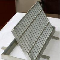 China Light Duty Galvanized Steel Grating Trench Cover 36x240 inch 25x5mm Bearing Bar for sale