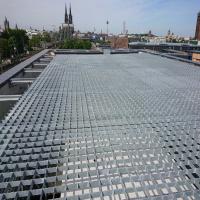 China Serrated Hot Dip Galvanized Steel Grating Trench Cover 13mm Thickness Flat Bar Walkway for sale
