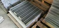 China Hot Dipped Galvanized Serrated Steel Grating 32x5mm Anti Slip Walkway for sale