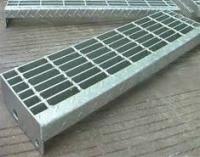 China Hot Dip Galvanized Steel Stair Treads T1 T2 T3 T4 Type Walkway Grating 25x5mm for sale