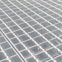 China Heavy Duty Galvanized Trench Cover Steel Grating 50mm Loading Bar Depth for sale