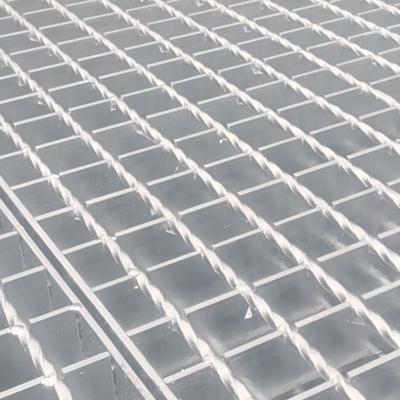 China Heavy Duty Galvanized Trench Cover Steel Grating 50mm Loading Bar Depth for sale
