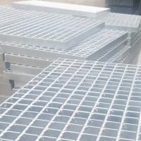 China Heavy Duty Galvanized Trench Cover Steel Grating 50mm Loading Bar Depth for sale