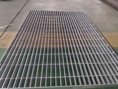 China 38mm Height Oxidation Aluminum Bar Grating with Swaged Connection for Walkways and Platforms for sale