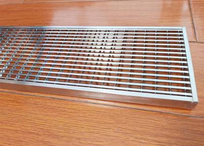 China 20×4mm Stainless Steel Linear Grating Drainage Tray 316 Grade for Pools and Commercial Use for sale