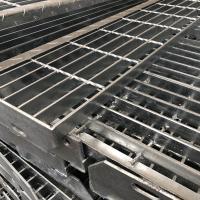 China Hot Dip Galvanized Serrated Bar Steel Grating Stair Treads Q235B 5mm Thickness for sale