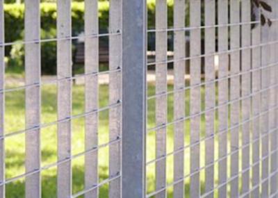 China 30x100mm Hot Dip Galvanized Steel Grating Fence High Strength Flat Bar Pressed for sale