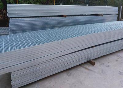 China 24ft Flat Bar Steel Grating Light Duty 32mm Anti Slip Bearing Bar Low Carbon Steel for sale