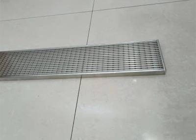 China Food Grade 316 Stainless Steel Heelguard Channel Drain Wedge Wire Grating 50mm-400mm Width for sale
