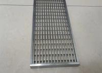 China Food Grade 316 Stainless Steel Heelguard Channel Drain Wedge Wire Grating 50mm-400mm Width for sale