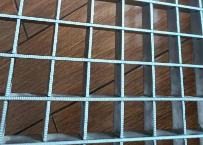 China Stainless Steel Bar Grating 35x35mm Mesh Press Locked for Drainage Walkways with 1000-6000mm Length Options for sale