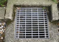 China Hot Dip Galvanized Steel Grating Trench Drain Cover 30x2mm Bearing Bar for sale