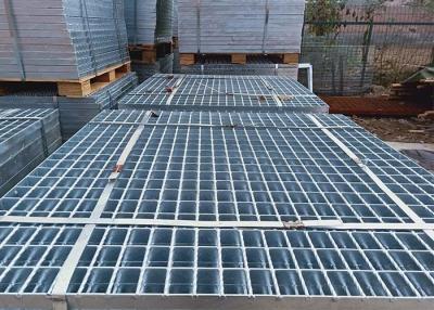 China Hot Dip Galvanized Steel Grating Walkway Platform 25x4.5mm Bearer Bar 50mm Pitch for sale