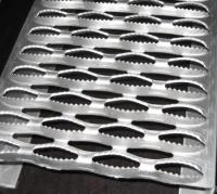 China Diamond Grip Safety Grating Stair Treads - High Strength Steel & Aluminum with 304/316L Stainless Options for sale
