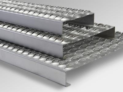 China Diamond Grip Safety Grating Stair Treads - High Strength Steel & Aluminum with 304/316L Stainless Options for sale