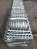 China Roof Walkway Grip Strut Safety Grating Anti-Skid Aluminum Metal with 23 ksi Yield Strength and Multiple Width Options for sale