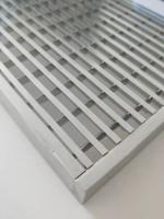 China SS 316 Stainless Steel Heel Guard Drainage Cover Linear Grating Walkway 20x5mm for sale