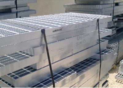 China Hot Dip Galvanized Steel Grating Walkway Platform Floor 25x4.5mm Bearer Bar 50mm Pitch for sale