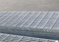 China Low Carbon Press Lock Steel Grating 19-P-4 Spacing Smooth Shaped for sale