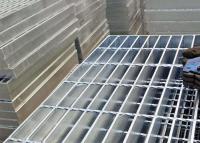 China Galvanized Q195 Steel Grating Flooring Walkway Catwalk 25x5mm Bearing Bar 40mm Pitch for sale