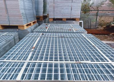 China Hot Dip Galvanized Heavy Duty Steel Grating Walkway Platform 32x5mm Bar Catwalk for sale