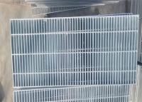 China Low Carbon Steel Grating 30x3mm Anti Corrosion Welded Platform Grating High Load for sale