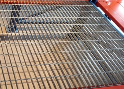 China Hot Dipped Galvanized Serrated Steel Grating Shelves 1200x600mm Pallet Racking for sale