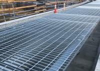 China Galvanized Serrated Bar Grating Walkway Catwalk 35x5mm Bearing Bar Yb/T4001 Standard for sale