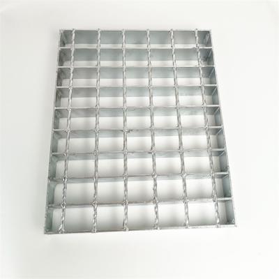 China Hot Dipped Galvanized Steel Grating Trench Cover 30x5mm Bearing Bar Custom Size for sale