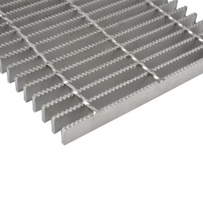 China Hot Dip Galvanized Serrated Steel Bar Grating 32x5mm Anti Slip Welded Walkway Platform for sale