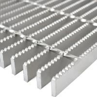 China Hot Dip Galvanized Serrated Steel Bar Grating 32x5mm Anti Slip Welded Walkway Platform for sale