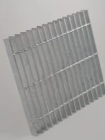 China Hot Dipped Galvanized Steel Serrated Bar Grating 32x5mm for Industrial Flooring Walkway for sale