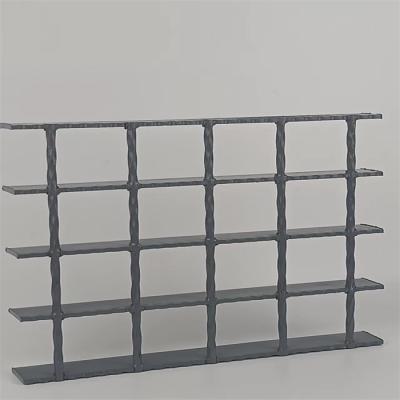 China Low Carbon Steel Serrated Bar Grating 32x5mm Black Spray Paint for Industrial Walkway for sale