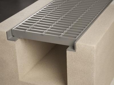 China Hot Dipped Galvanized Steel Grating 25x5mm Bearing Bar for Trench Cover and Foot Plate for sale