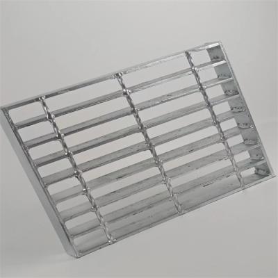 China Anti Slip Serrated Steel Grating Black Spray Paint 25x5mm Bearing Bar 30mm Pitch for sale