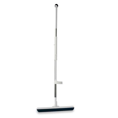 China Lightweight Quick Drying Microfiber Mop With 360 Degree Swivel Head For Effortless Cleaning And Customizable Colors for sale