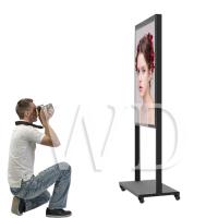 China Floor Standing Low Noise 2500 Cd/M2 Indoor Digital Signage With Casters for sale