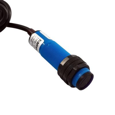 China G18 4-wire DC10-30V PNP NO+NC 0-10cm Detection Distance Diffused Type Photoelectric Sensor for sale
