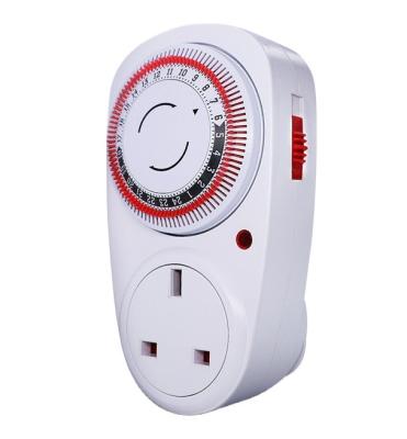 China USA mechanical timer 24 hours 3-pin plug socket 230V 16A for sale