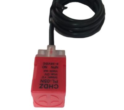 China PL-05 DC 6-36V 5 mm distance 3-wire inductive square proximity sensor switch for sale