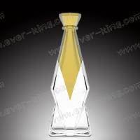 China 500mL Empty Glass Liquor Bottles , 570g Fancy Vodka Bottles for sale