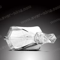 China SGS Cork Sealing White Glass 750 Ml Whiskey Bottle for sale