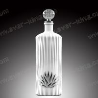China Empty Transparent Wine Tequila Glass Bottle Lead Free 750ml for sale