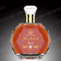China High End Diamond Shape Glass Brandy Bottle Embossed for sale
