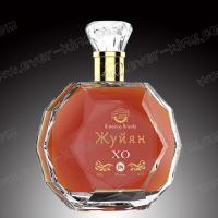 China High End Diamond Shape Glass Brandy Bottle Embossed for sale